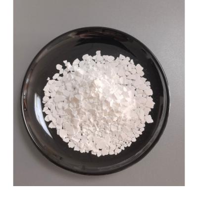 China Calcium Chloride Dihydrate Flakes 74%-77% Purity for Deicing and Dust Control with High Solubility for sale