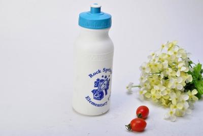 China PE water bottles, plastic sport water bottle for bicycle riding and sports using (BPA free for sale
