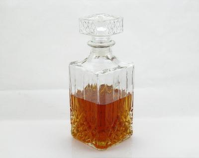 China fancy empty clear whiskey wine glass bottle for sale