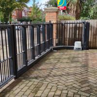 China Stainless Steel 304 Bi Fold Gate Bearing With Hinges for sale
