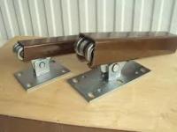 China Silver Zinc Plated Gate Stoppers With Black Rubber for sale