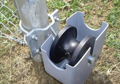 China Zinc White Iron Cantilever Gate Nylon Roller With Steel U Bracket for sale