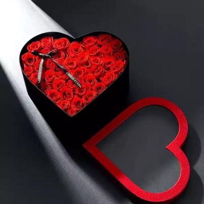 China Clear Shiny Lid Heart Shaped Flower Packaging Boxes Rigid Flower Box Arrangements for sale
