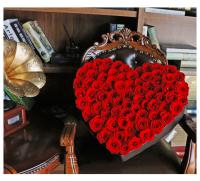 China Heart Shape Rigid Paperboard Gift Florist Bouquet Box Matt Black For Rose Packaging for sale