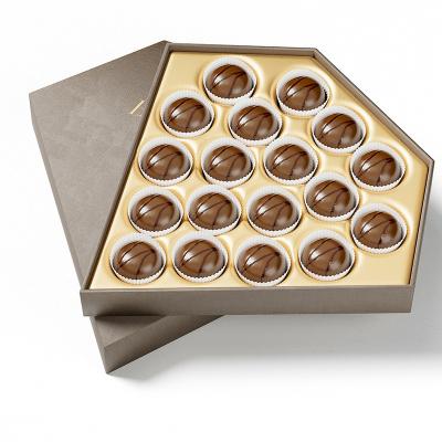 China VANISHING Printing Heart Shaped Chocolate Box Custom Luxury Colorful Rigiding for sale