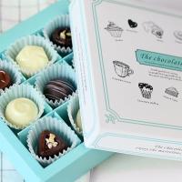China Macaroon Empty Chocolate Boxes Stamping Custom Valentine'S Day Chocolate Box for sale