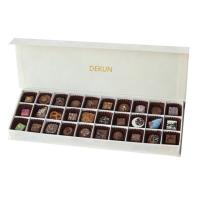 China Christmas Cardboard Chocolate Box Recyclable Magnetic Closure Custom for sale