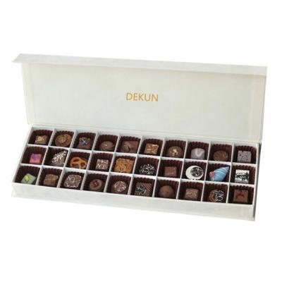 China Christmas Cardboard Chocolate Box Recyclable Magnetic Closure Custom for sale