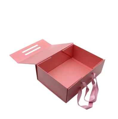 China Rectangular Folding Magnetic Cardboard Gift Boxes In Bulk Collapsible Gift Box for sale
