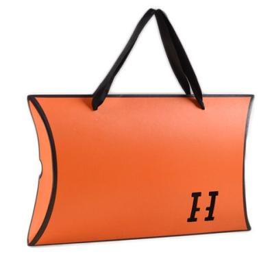 China Cosmetic Paper Merchandise Bags Kraft Bags In Bulk Customized Screen Printing for sale
