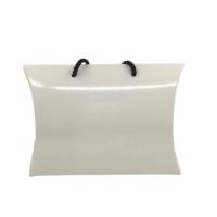 China Cosmetic Paper Merchandise Bags Kraft Bags In Bulk Customized Screen Printing for sale