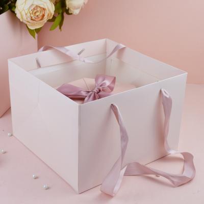China Custom Luxury Fold Pattern Kraft Paper Bag 12x8in for Clothing Gifts for sale