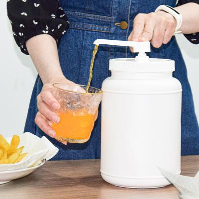 China Food Grade MD Head Coffee Syrup Dispenser Pump With 2500ml Round HDPE Container for sale