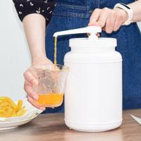 China 2500ml PE Container Sauce Honey Syrup Pump Dispenser Leak Proof For Kitchen for sale
