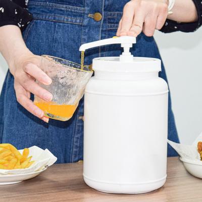 China Narrow Head Coffee Syrup Pump Dispenser With 2500ml Jar Leak Proof Condiment Pump Kit for sale