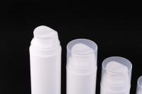 China 100ml 150ml 200ml Plastic Airless Pump Bottles For Cosmetics Big Capacity SS304 Spring for sale