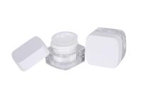 China Transparent Square Acrylic 5g Mini Cosmetic Containers for sale