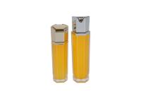 China Hexagon Gold/Yellow Beauty Packaging Acrylic 30/60/100ml Moisturizing Lotion Bottles And 30/50g Cream Jar for sale