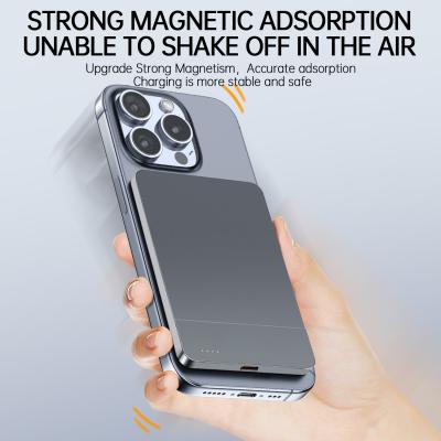 China Magnetic Wireless Power Bank Charger Convenient Space Saving Modern Design for sale
