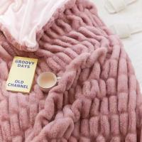 China Fireproof Faux Fur Throw Blanket 100 Polyester Blanket Flame Retardant for sale