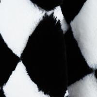 China 320gsm Checkerboard Pattern Faux Fur Throw Weighted Faux Fur Blanket for sale