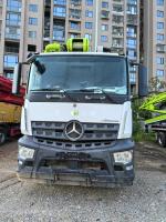 China Second-hand Cement Pump Truck Zoomlion 62 Meter with Benz Chassis for Large Construction Site 4 Axle in Green and Grey for sale