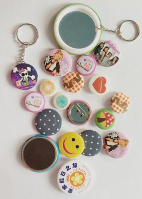 China pin badges, pin button, button badge, enamel badge, printing badge, tinplate bagde for sale