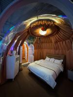 China Customized Luxurious PC Material Impact Resistant Bubble Houses Inflatable Dome Tent for Homestay Bedroom for sale