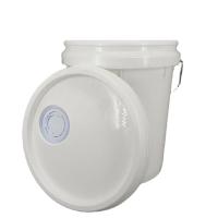 China UN Approved 5 Gallon Plastic Lubricant Oil Bucket With Rieke Flex Spout for sale