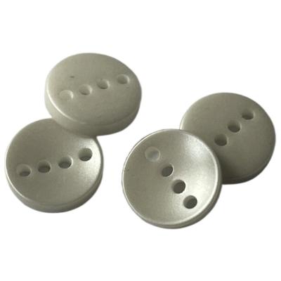 China Custom 18L 4 Hole Resin Buttons Eco Friendly Plastic Sewing Buttons for Garments for sale