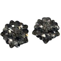 China 40L Fancy Metal Shank Buttons 2.3g Faux Crystal Plastic Flower Buttons for Garment DIY for sale