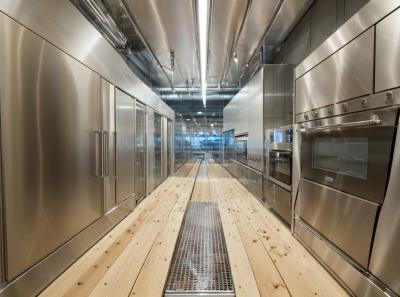 China Heavy-duty Vibration-resistant Stainless Steel Cladding for Factories for sale