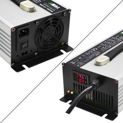 China 24V 30A 35A Intelligent Electric Car Battery Charger Aluminum Alloy for sale