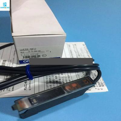 China Fiber Optic Sensor Omron E3X-SD11 Digital Fiber Optic Amplifier 2-Color Display NPN Output for sale
