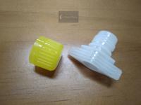 China Colorful Professional Twist Spout Cap PE Materials With 16 Millimeter Inner Diameter for sale