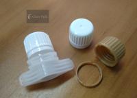 China Customized Pour Spout Caps Screw Cap Type For Juice Pouch Bags for sale