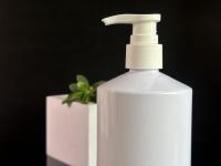 China White Plastic Bottle Cap With Screw-on Closure And Custom Order for sale