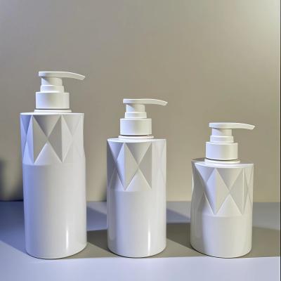 China Glassy Shape PET Cosmetic Bottle with Press Pump and Custom Logo 5000pcs MOQ 15-35 Days Delivery for sale