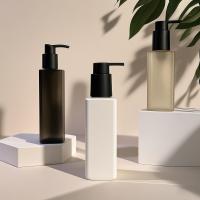 China PET Plastic Square Bottle with Press Pump Sealing for Cosmetic Personal Care Packaging in Custom Colors for sale
