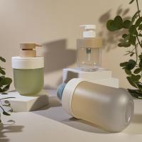 China PET Plastic Cosmetic Bottle 300-500ml with Pump Sealing and Shoulder Cover for Hand Wash and Beauty Packaging for sale