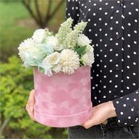 China Custom Round Hug Bucket Gift Box with Leather Handle - 500pcs MOQ, 5-7 Day Delivery for Flowers and Candies Packaging for sale