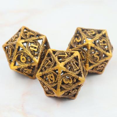 China Antique Bronze Finish Hollow Carved Dragon Pattern Lightweight 13g D20 Metal Dice for Dungeons Dragons for sale