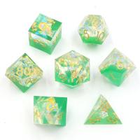 China Transparent Glitter Polyhedral Resin Dice Set in Custom Colors for DND RPG Games (14-20mm) for sale