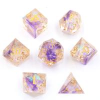 China Transparent Glitter Polyhedral Resin Dice Set in Custom Colors for DND RPG Games (14-20mm) for sale