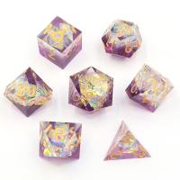 China Transparent Glitter Polyhedral Resin Dice Set in Custom Colors for DND RPG Games (14-20mm) for sale