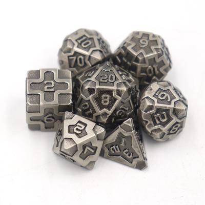 China Zinc Alloy Metal Dice Set with Customized Logo and 16-22mm Size for DND Games for sale