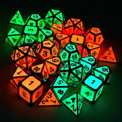 China Wholesale Glow-in-Dark Zinc Alloy Metal Dice Set Customizable Polyhedral DND Dice for Role Playing Games for sale