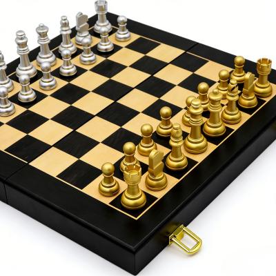 China Portable Foldable Design Lightweight Aluminum Alloy Chess Set with Custom Size Accepted Chessboard for sale
