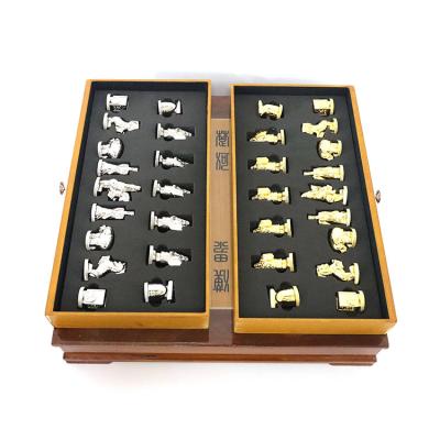 China Luxury 40*40*4.5cm Chess Set with Zinc-Alloy Pieces and Customized Design for Modern Chess Game for sale