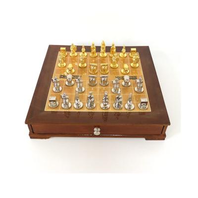 China Foldable Chess Set with Zinc-Alloy Pieces and Customizable Logo - Modern International Chess Board for sale